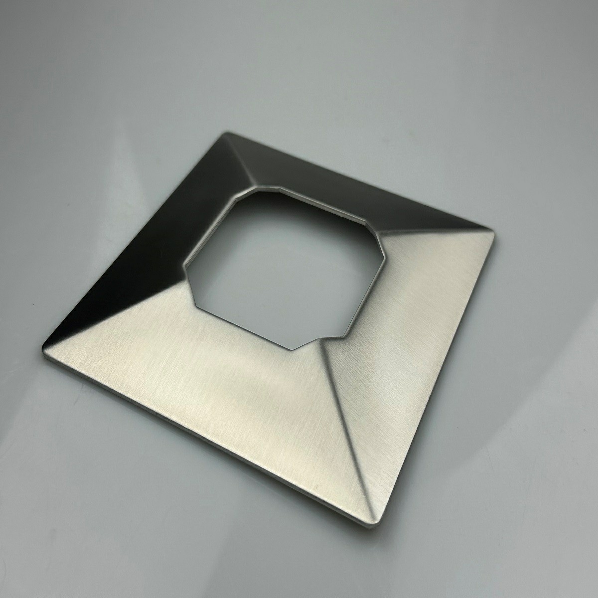 High-quality Spigots for Glass Installations | Elite Glass Solutions ...