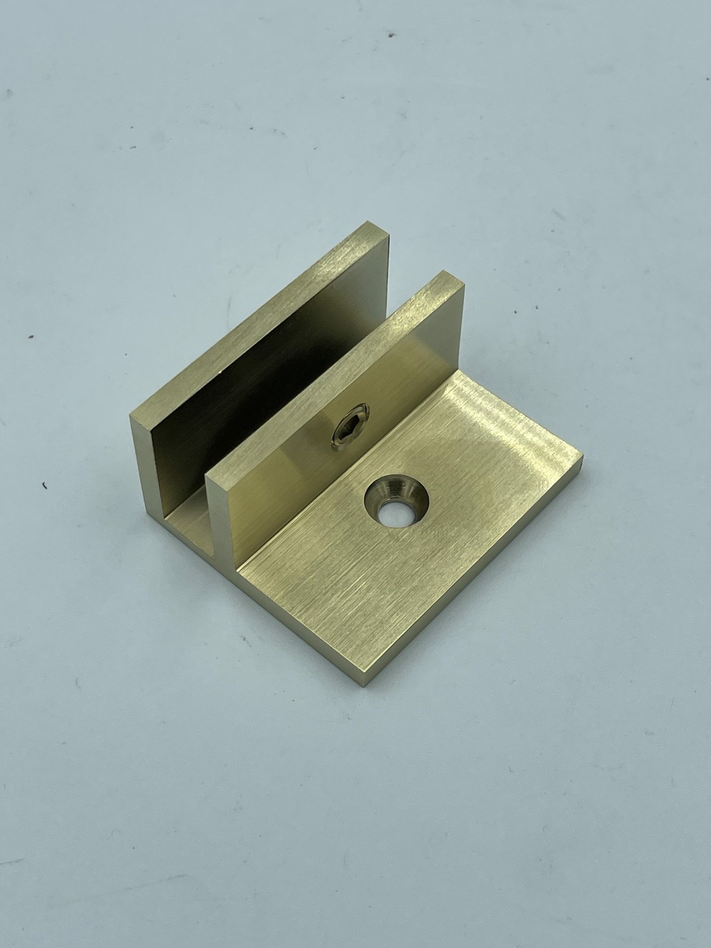 Glass Shelf Bracket - Round 50mm x 43mm x 24mm with Horizontal Leg ...