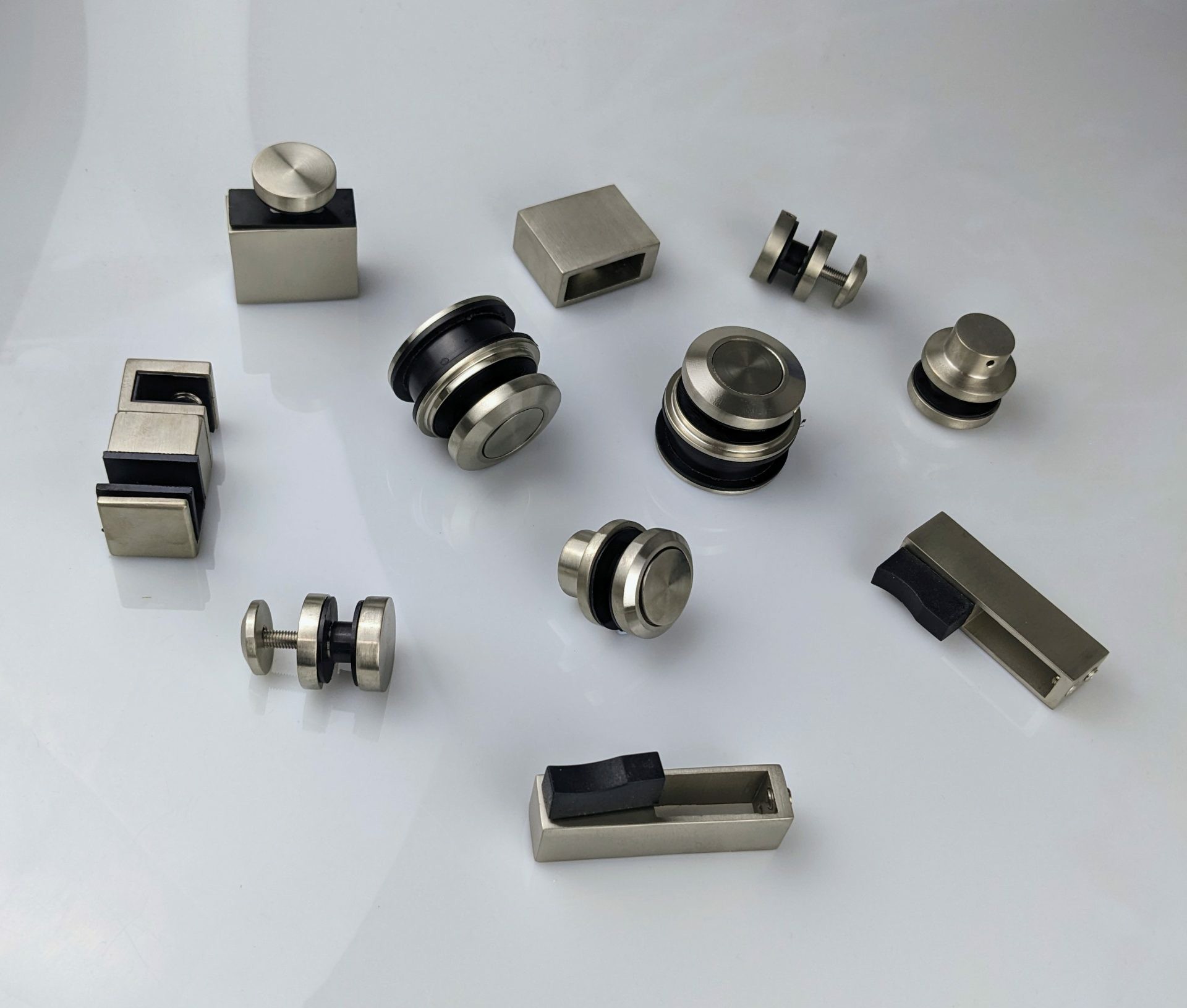 Sliding door showers - Elite Glass Solutions